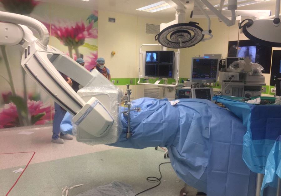 Hadassah Docs Perform World's 1st Robot-Aided Repair Of Severe Spinal ...