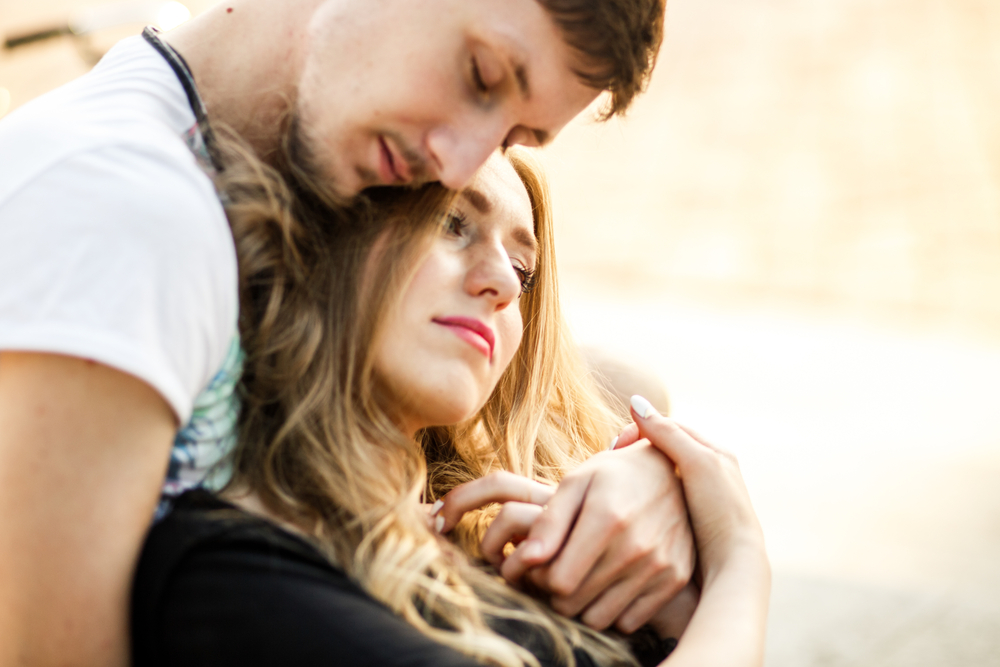 These 9 Types Of Hugs Reveal What Your Relationship Is Really Like ...